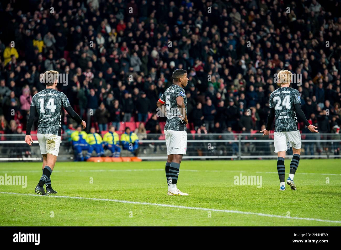 EINDHOVEN - (lr) Dennis Vos of FC Emmen, Miguel Araujo of FC Emmen ...