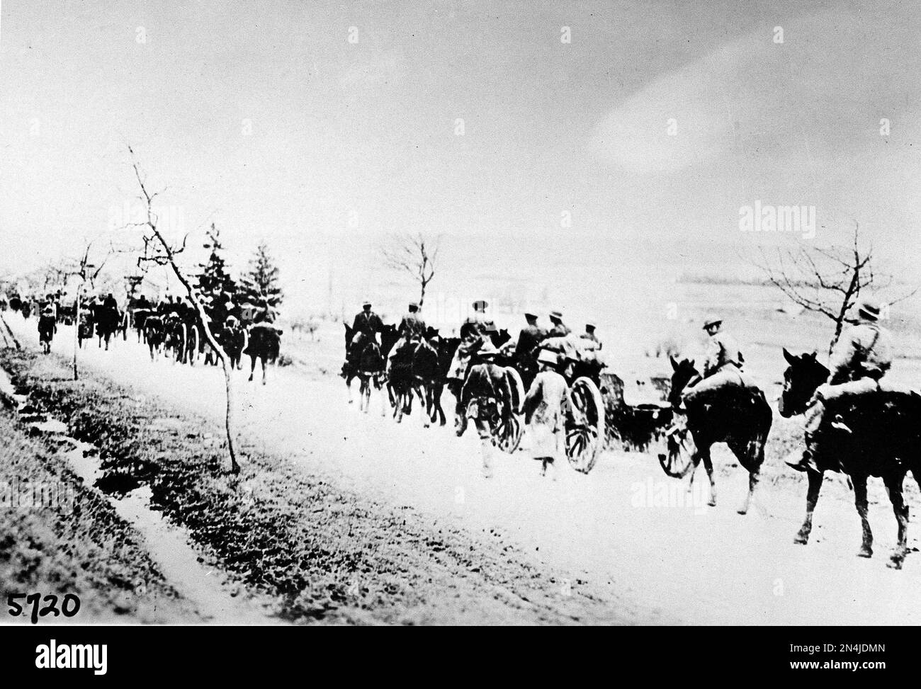 The Sixth Field Artillery Regiment of the U.S. Army, which fired the ...