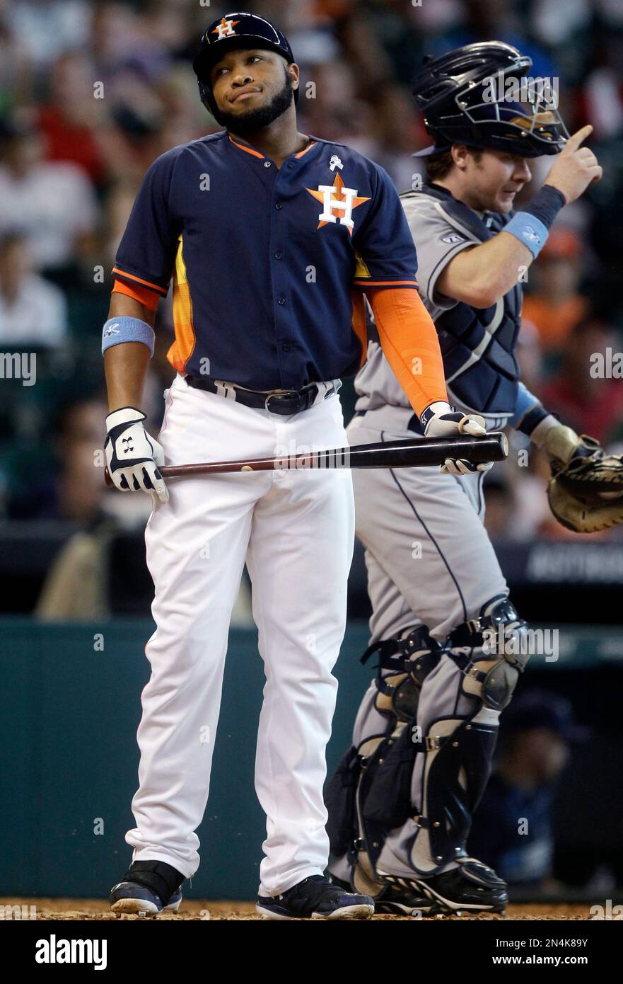 Houston Astros' Jon Singleton reacts after striking out in the bottom ...