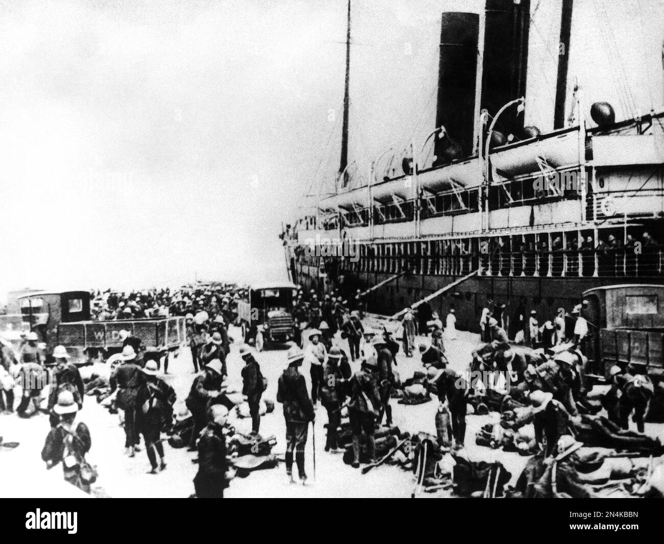 THIRTY OF ONE HUNDRED PHOTOS WORLD WAR ONE CENTENARY TIMELINE - In this ...