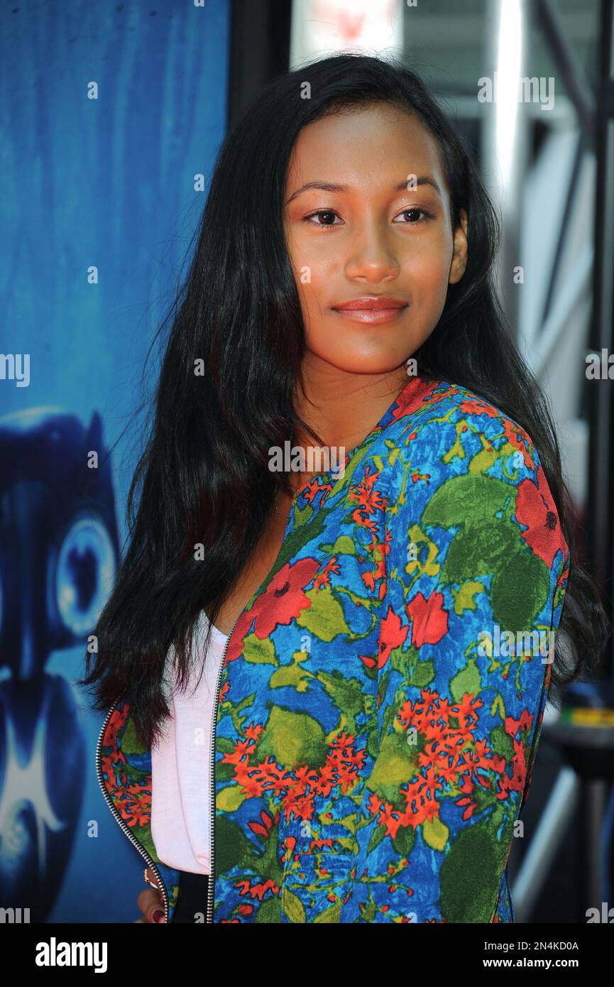 Sydney Park arrives at The Los Angeles Film Festival Earth to Echo ...