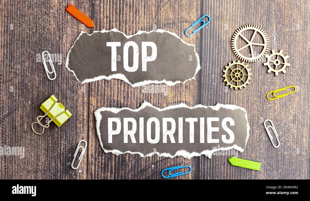 top priority text button. speech bubble. top priority Colorful web ...