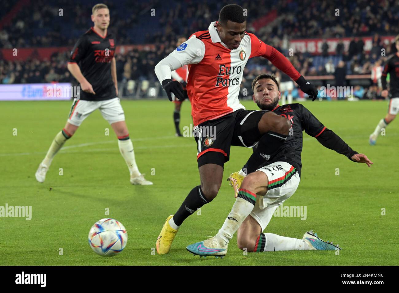 ROTTERDAM - (l-r) Javairo Dilrosun of Feyenoord, Calvin Verdonk of NEC Nijmegen during the round ...
