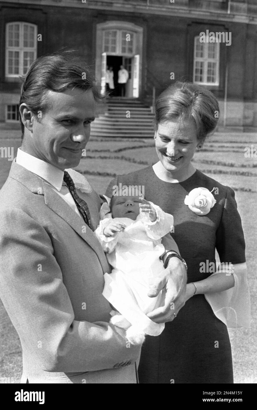 The first pictures of the newly born Crown Prince Frederik of Denmark ...