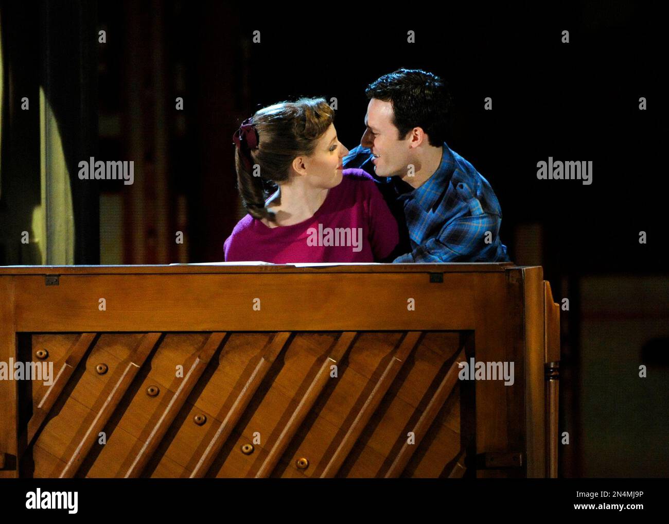 The cast of "Carole King - The Carole King Musical" on stage at the ...