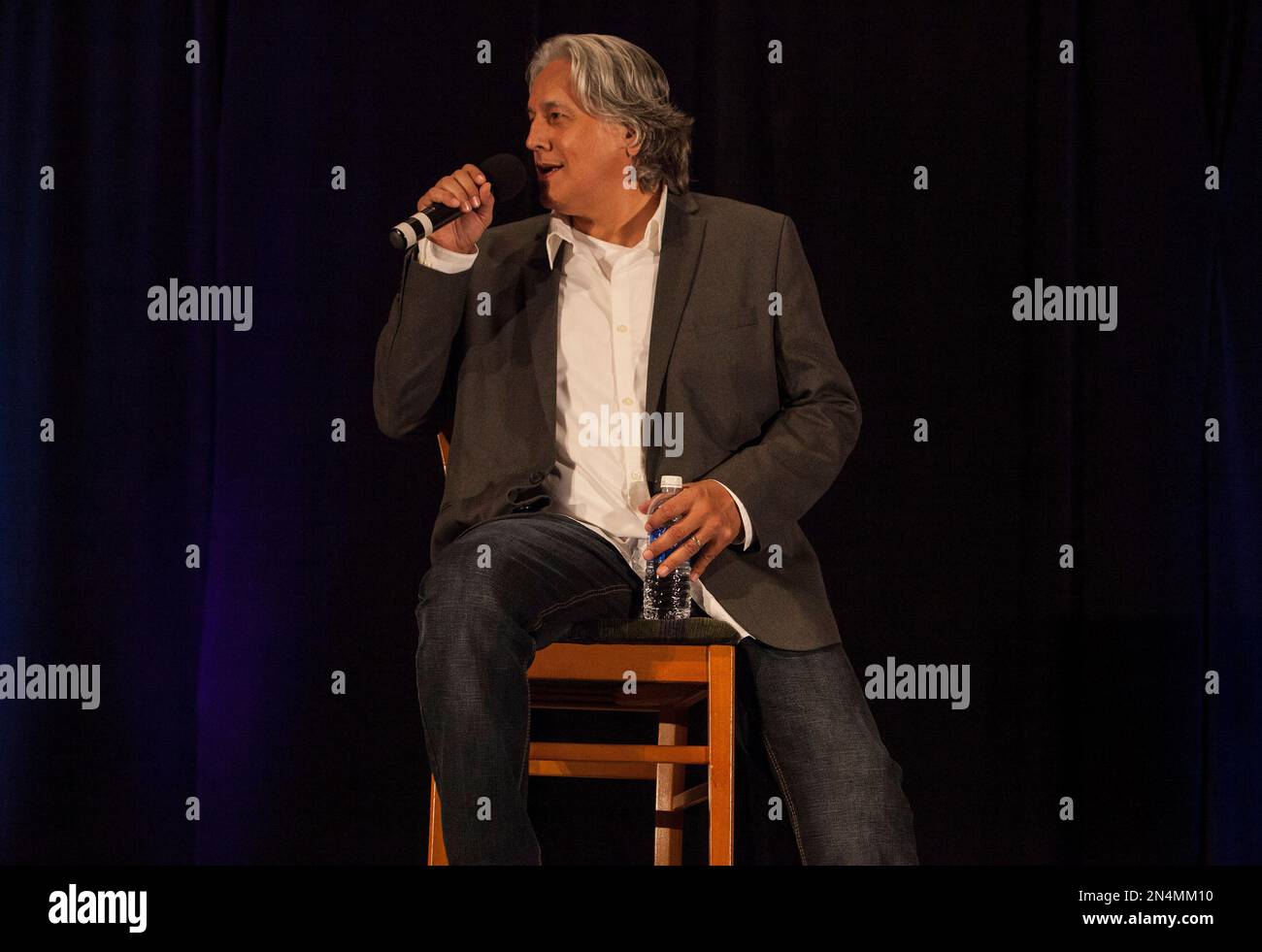Actor Robert Beltran during the Creation Entertainment's Official Star ...