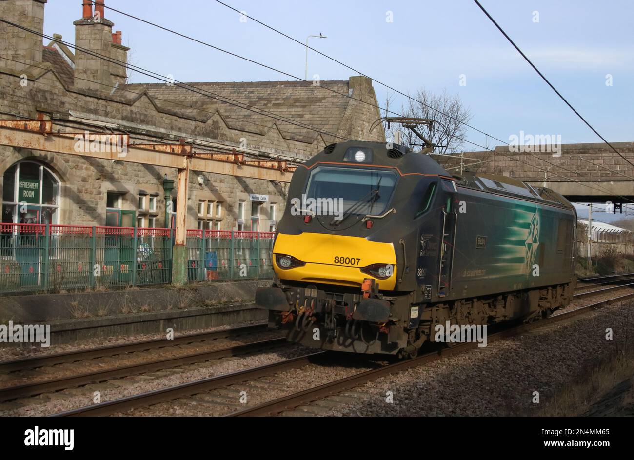 Direct Rail Services class 88 electro-diesel loco, 88007 Electra ...