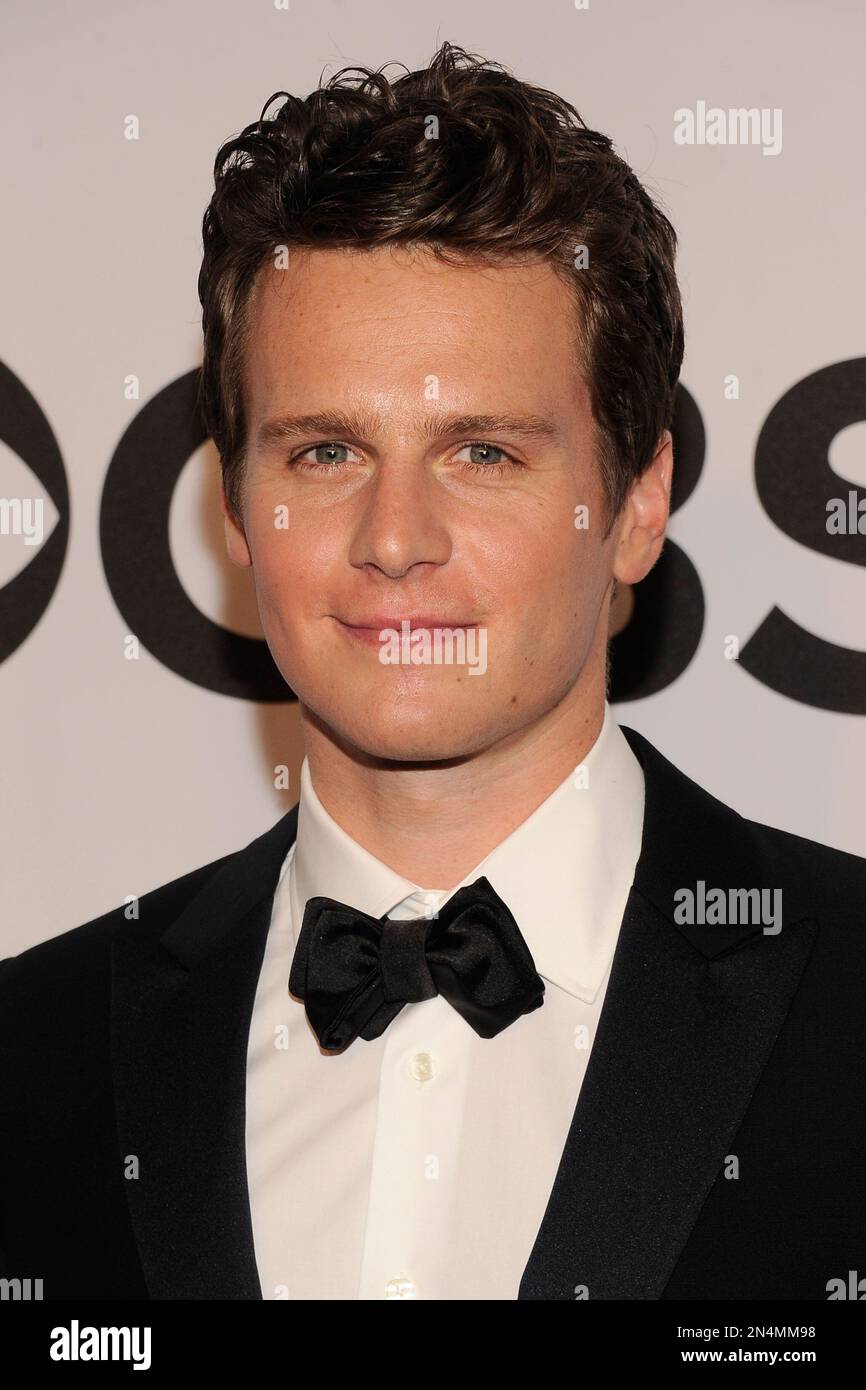 Jonathan Groff arrives at the 68th annual Tony Awards at Radio City ...