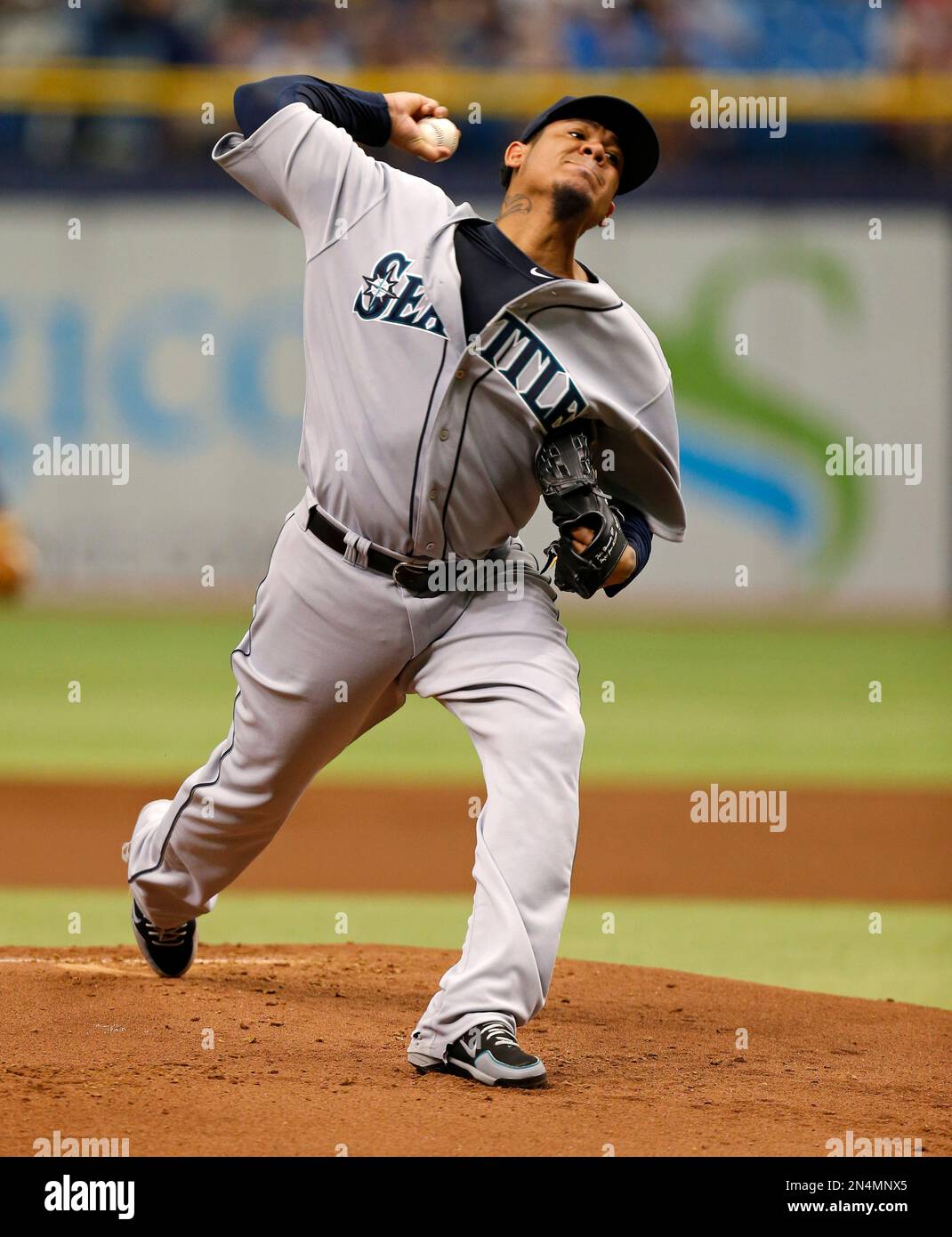 Seattle Mariners starting pitcher Felix Hernandez throws during the ...