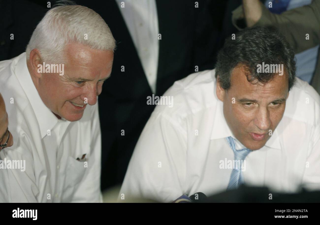 Pennsylvania Gov. Tom Corbett , left, and New Jersey Gov. Chris ...