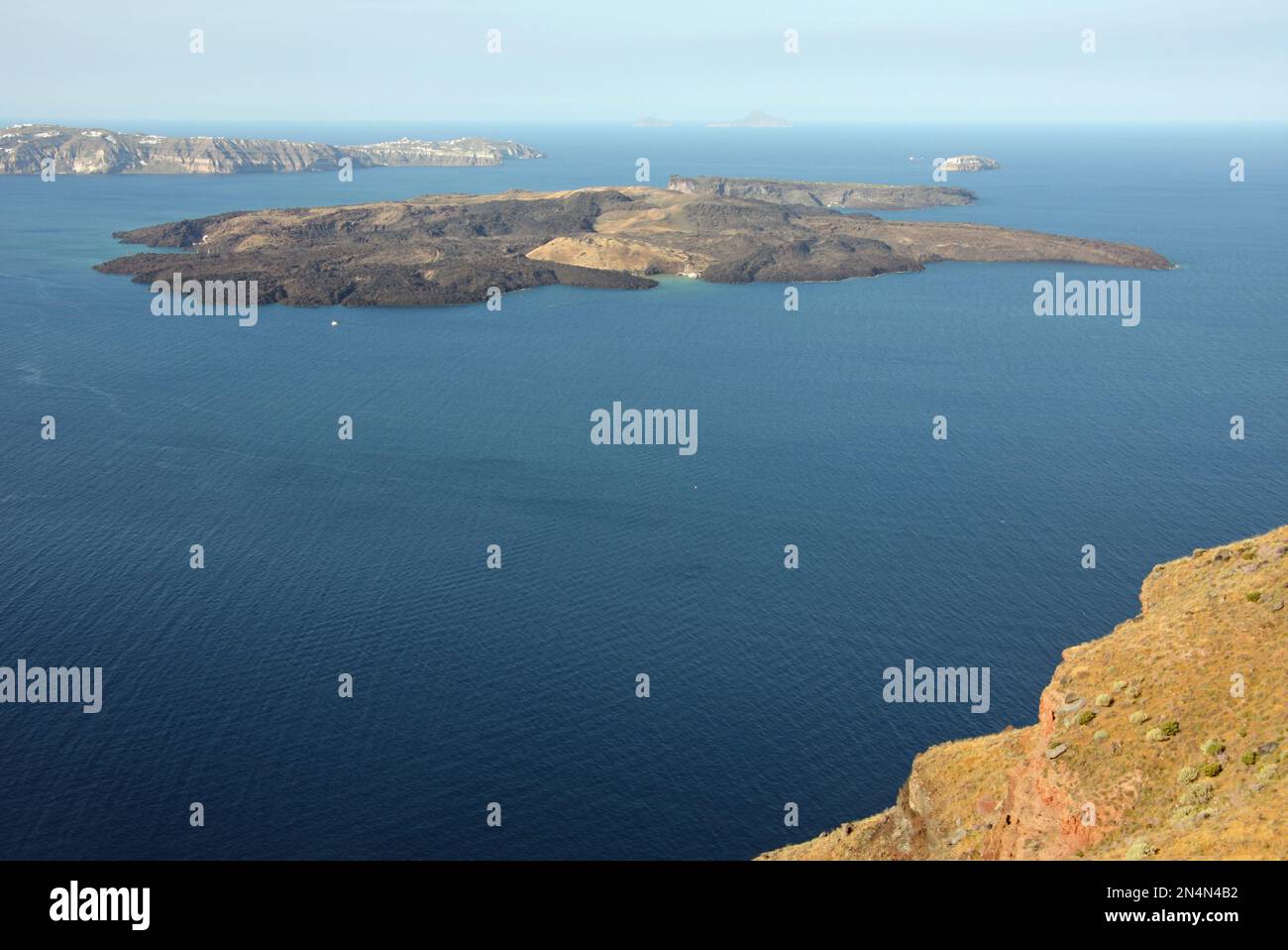 Santorini volcanoes hi-res stock photography and images - Alamy