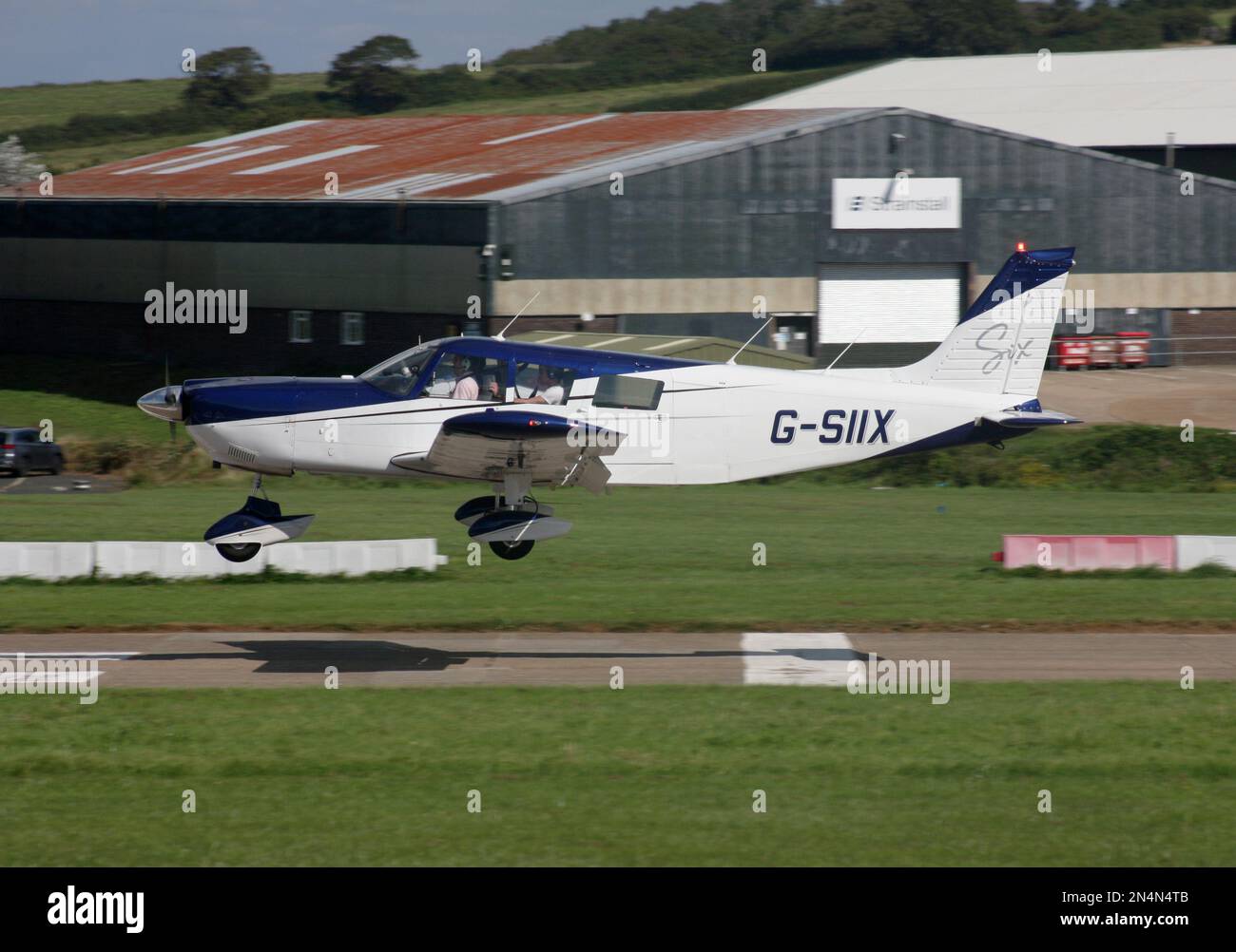 A Piper PA-32-260 Cherokee Six landing at Bembridge Airport Isle of ...
