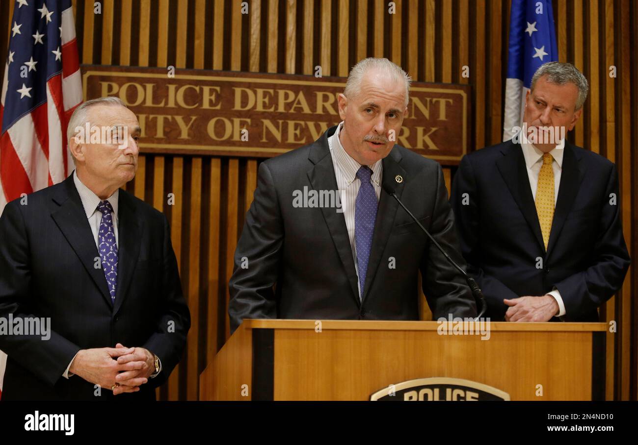 Police Commissioner William J. Bratton, left, and New York City Mayor ...