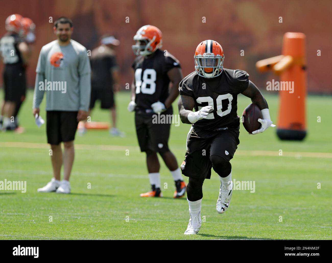 Cleveland Browns running back Terrance West runs the ball during ...