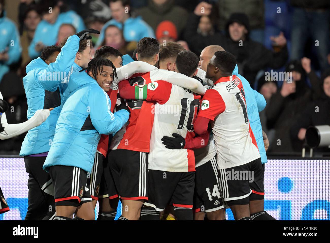 ROTTERDAM - Feyenoord players celebrate victory during the round of 16 ...