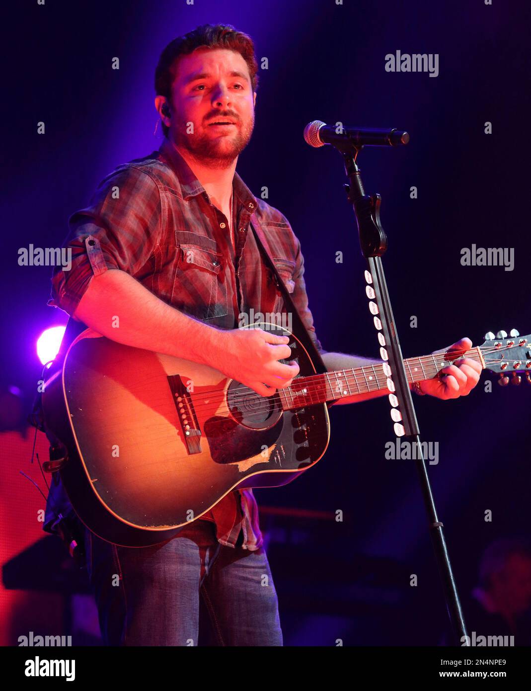 Country music artist Chris Young performs in concert at the American ...