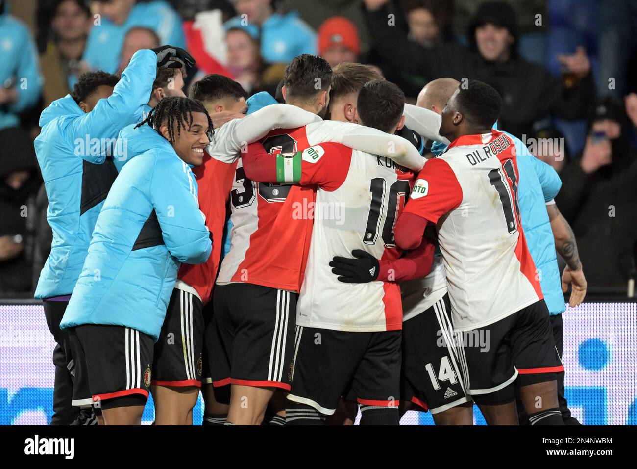 ROTTERDAM - Feyenoord players celebrate victory during the round of 16 ...