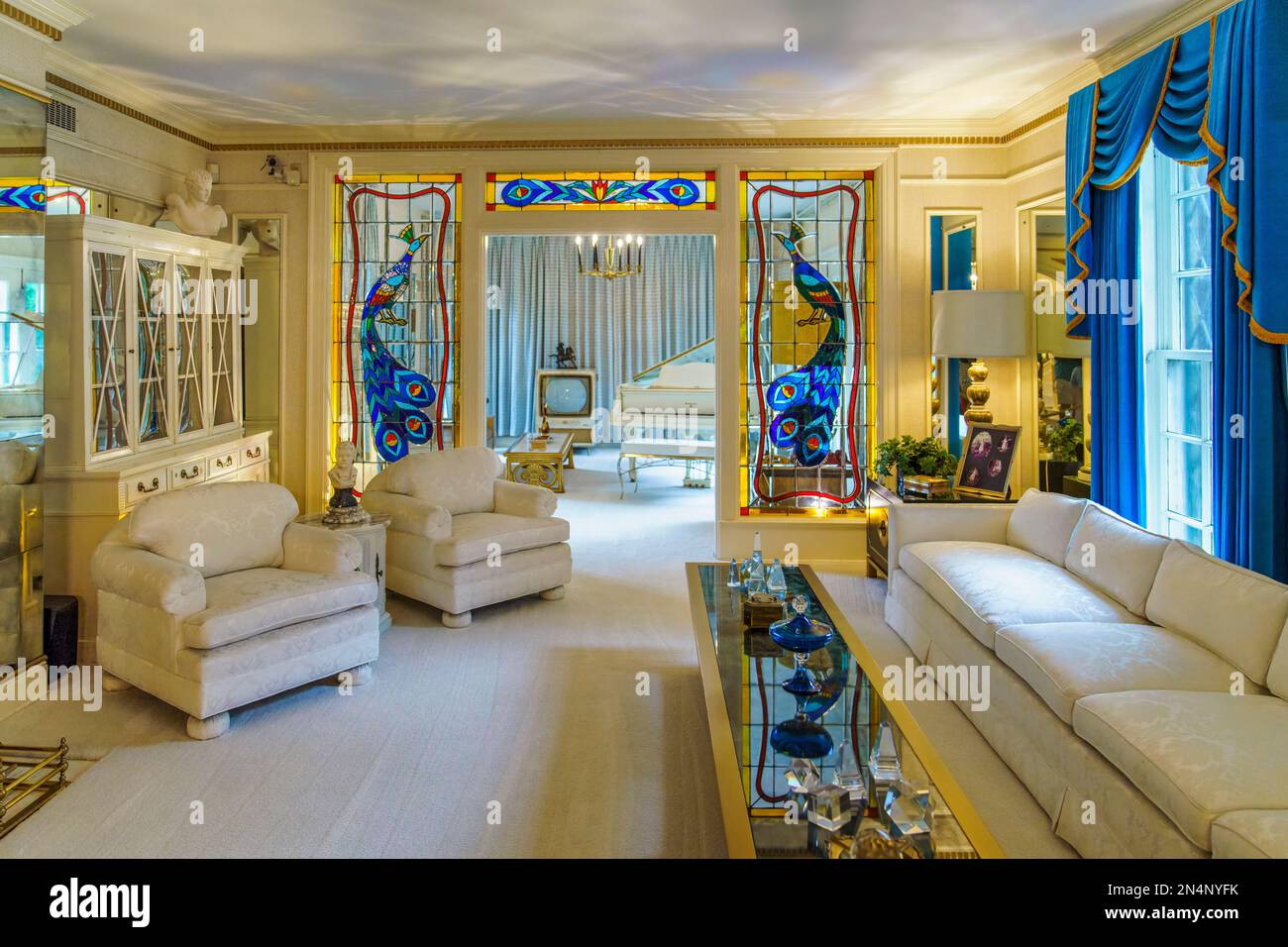 Graceland elvis presley interior hi-res stock photography and images ...