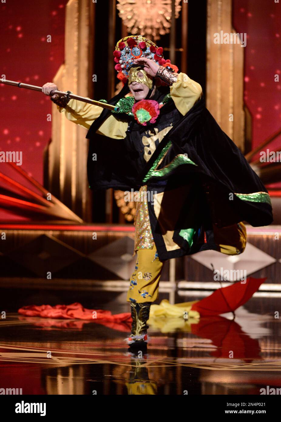 Master Zhao performs on stage at the Huading Film Awards at the Ricardo ...