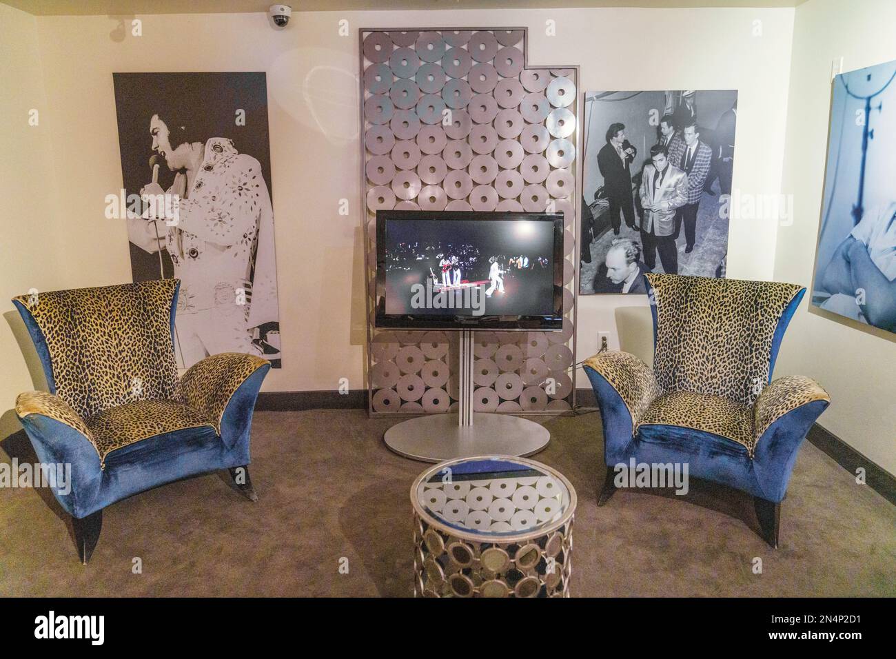 Inside the Ultimate Lounge for VIPs at Graceland, the home of Elvis ...