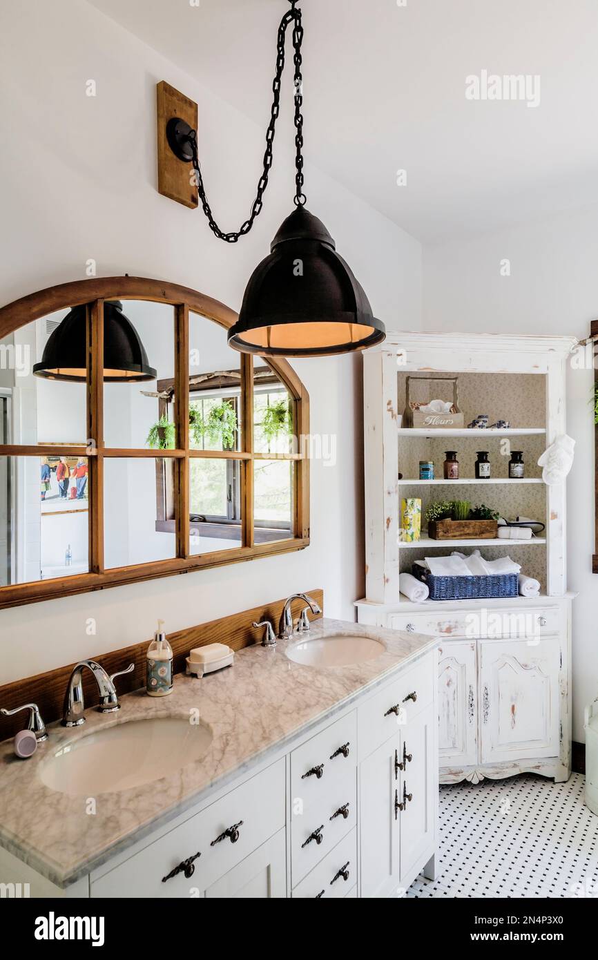 Cast iron interior walls hi-res stock photography and images - Alamy