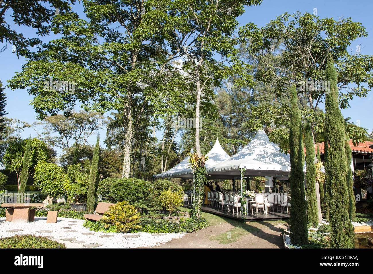 Rural wedding reception hi-res stock photography and images - Alamy