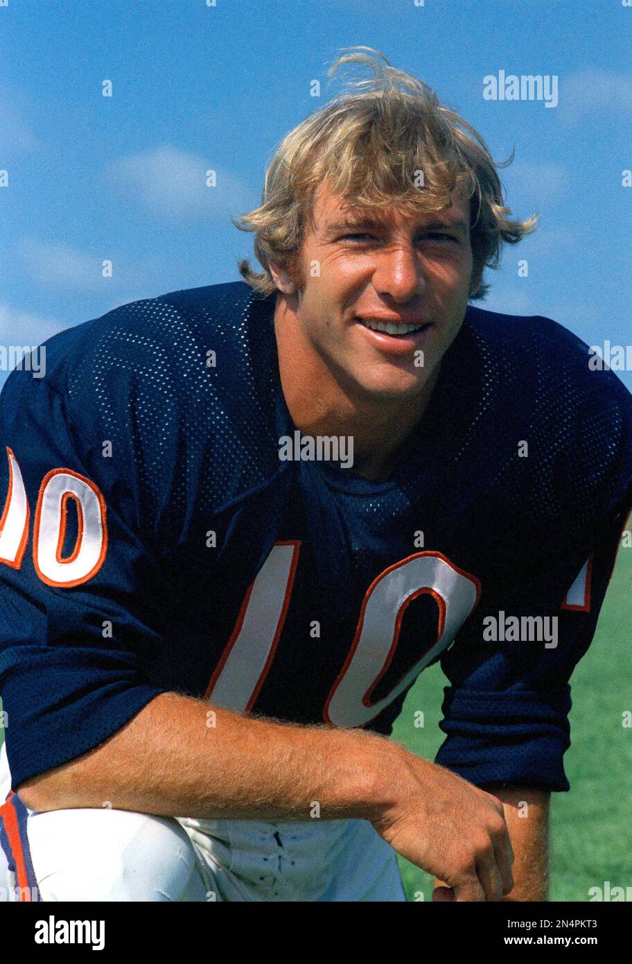 Quarterback Bobby Douglass (10) of the Chicago Bears is shown in this ...