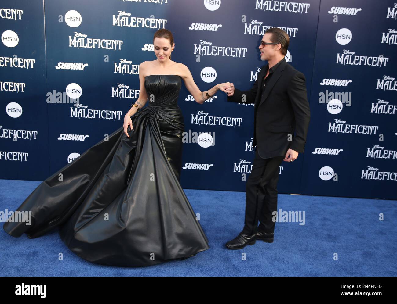 Angelina Jolie and Brad Pitt arrive at the world premiere of ...