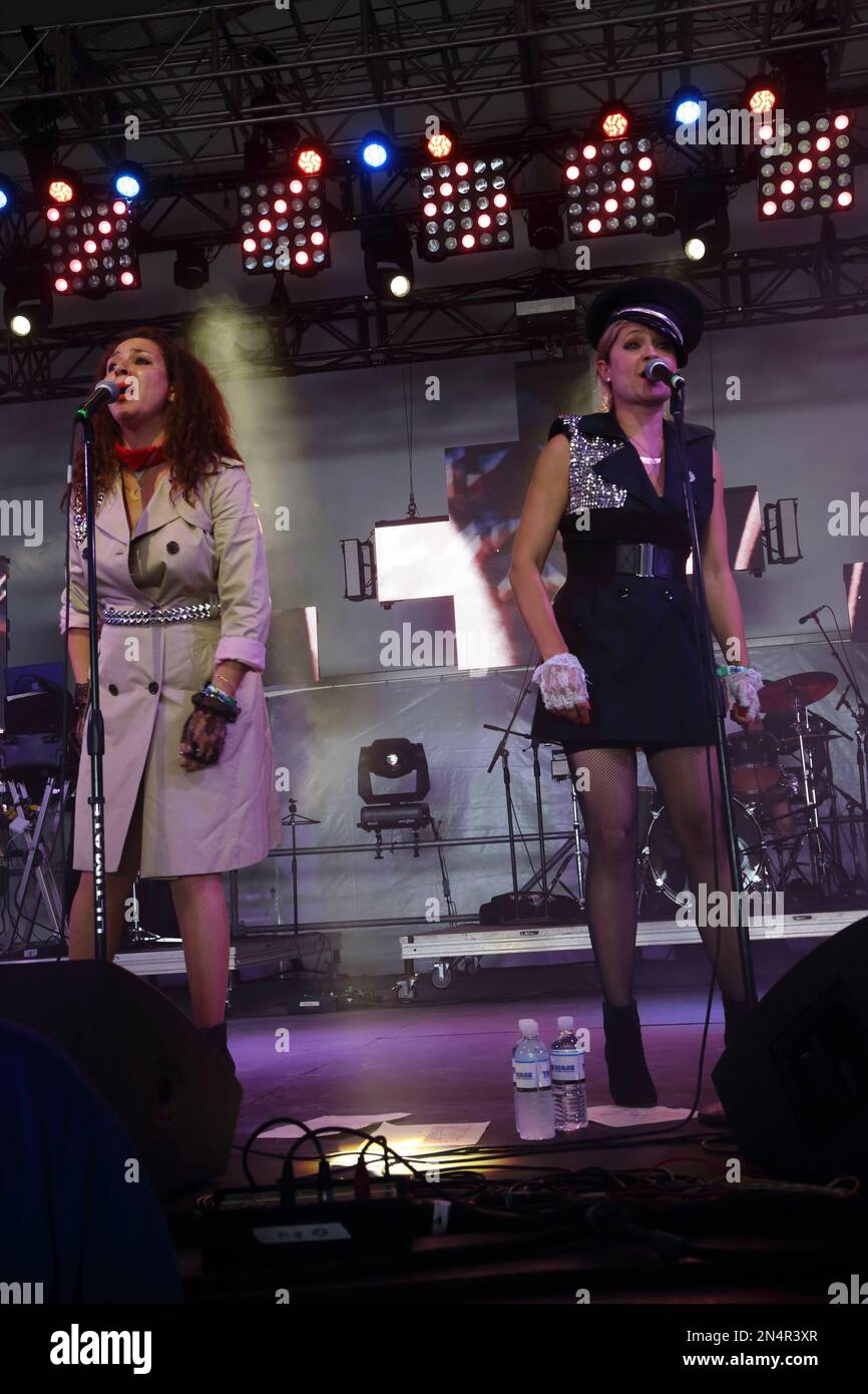 Maya Rudolph (L), Gretchen Lieberum and Princess performs at The ...