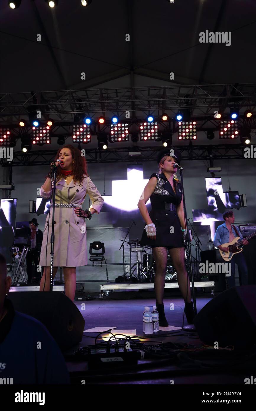 Maya Rudolph (L), Gretchen Lieberum and Princess performs at The ...