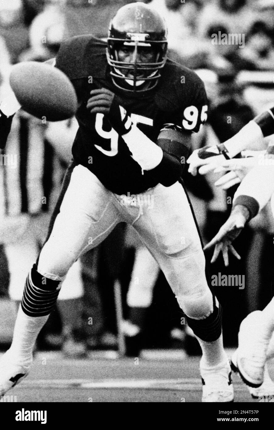 FILE - This Jan. 16, 1986 file photo shows Chicago Bears defensive end ...