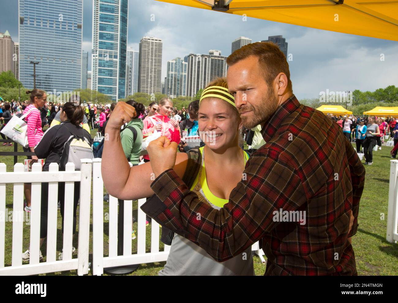 Bob Harper, trainer on "The Biggest Loser," poses with fan Alyssa ...