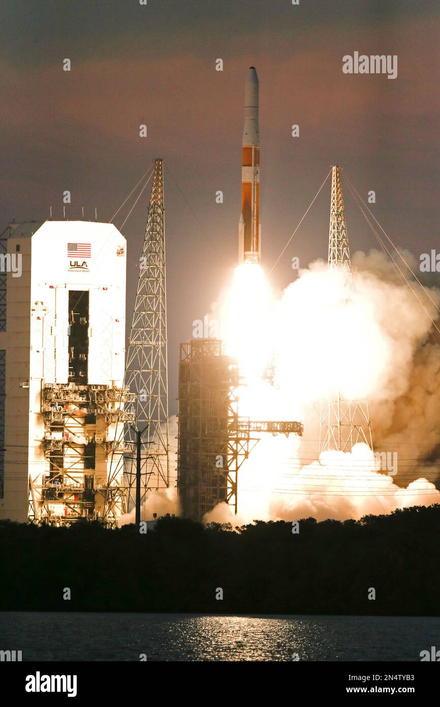 A United Launch Alliance Delta IV rocket carrying an Air Force ...