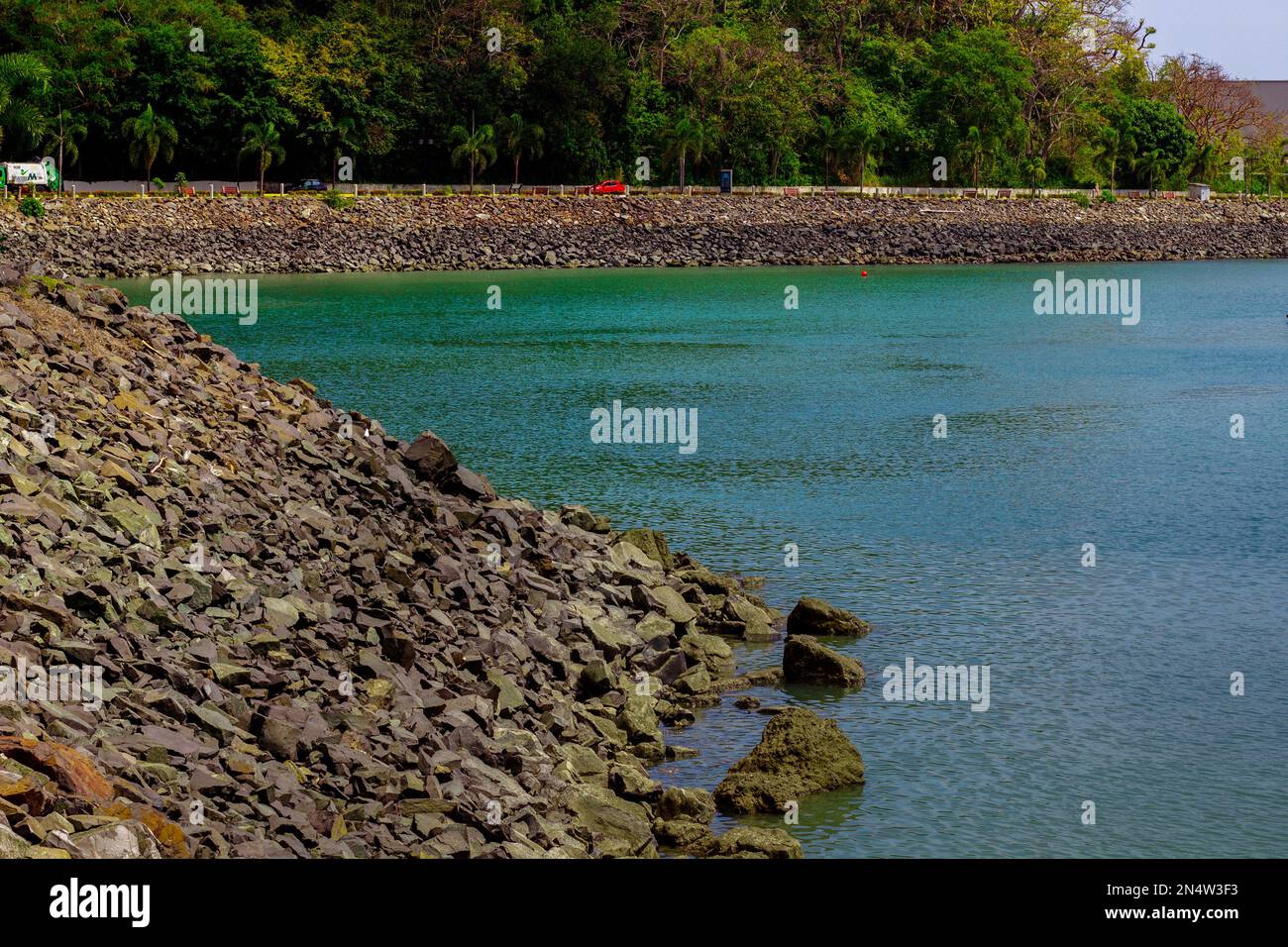 embankment road to an island surrounded by sea Stock Photo - Alamy