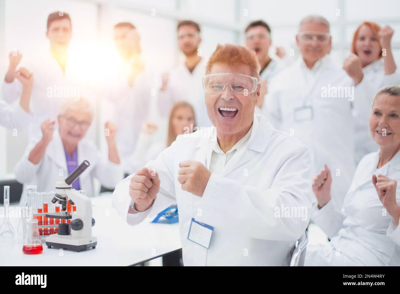 happy scientific supervisor and its working group in the workplace ...