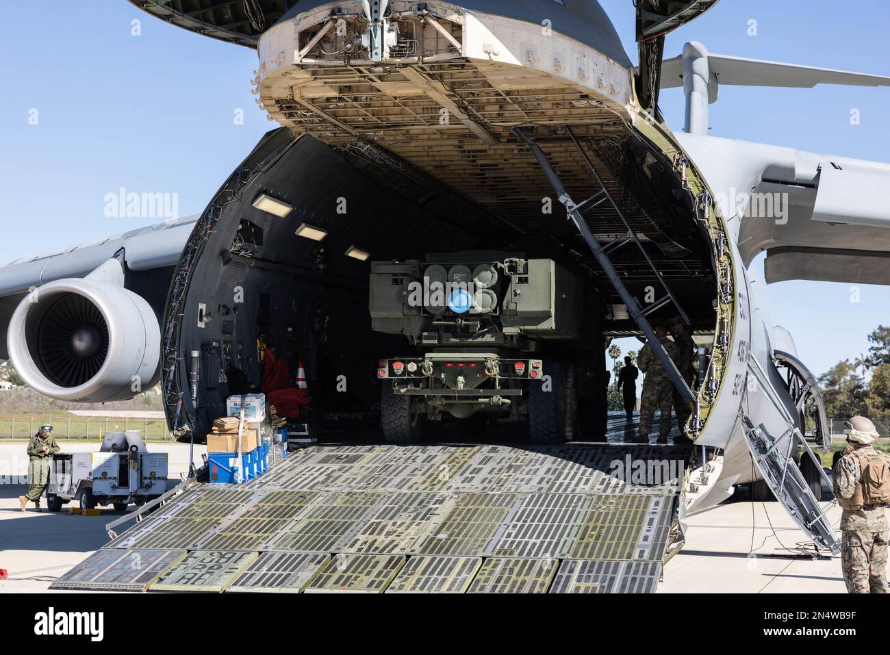 U.S. Marines with 5th Battalion, 11th Marine Regiment, 1st Marine ...