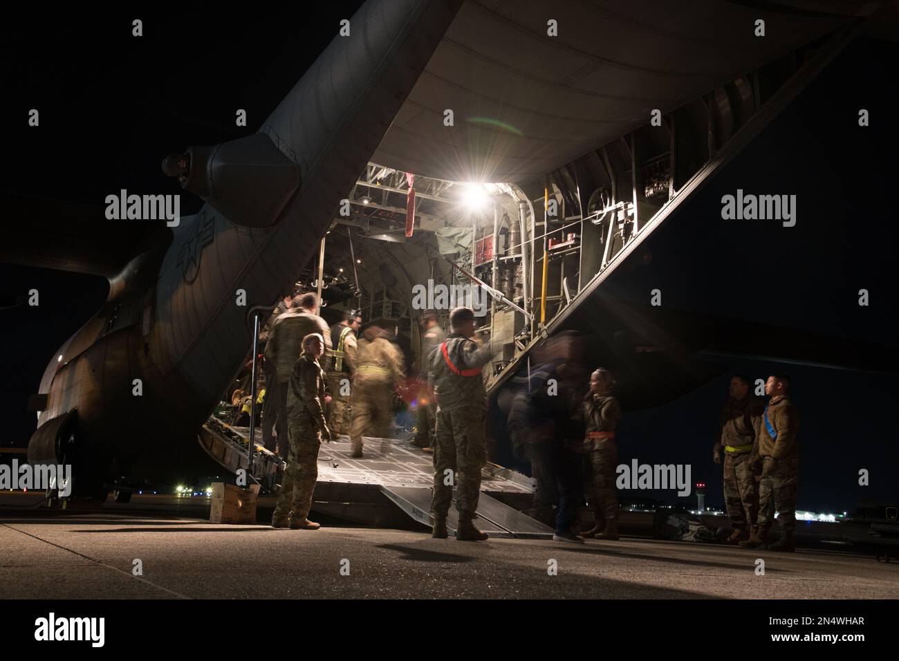 34th Aeromedical Evacuation Squadron Airmen offload simulated injured ...