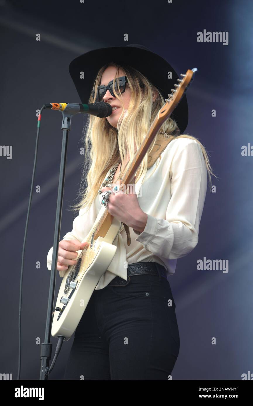 Natalie Bergman with Wild Belle performing at the Shaky Knees Music ...