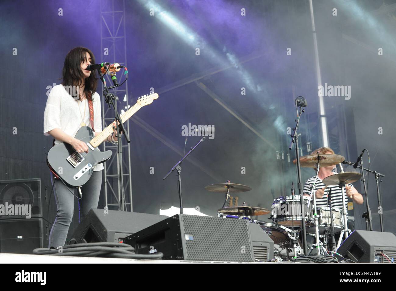 Laura-Mary Carter and Steven Ansell with Blood Red Shoes performing at ...