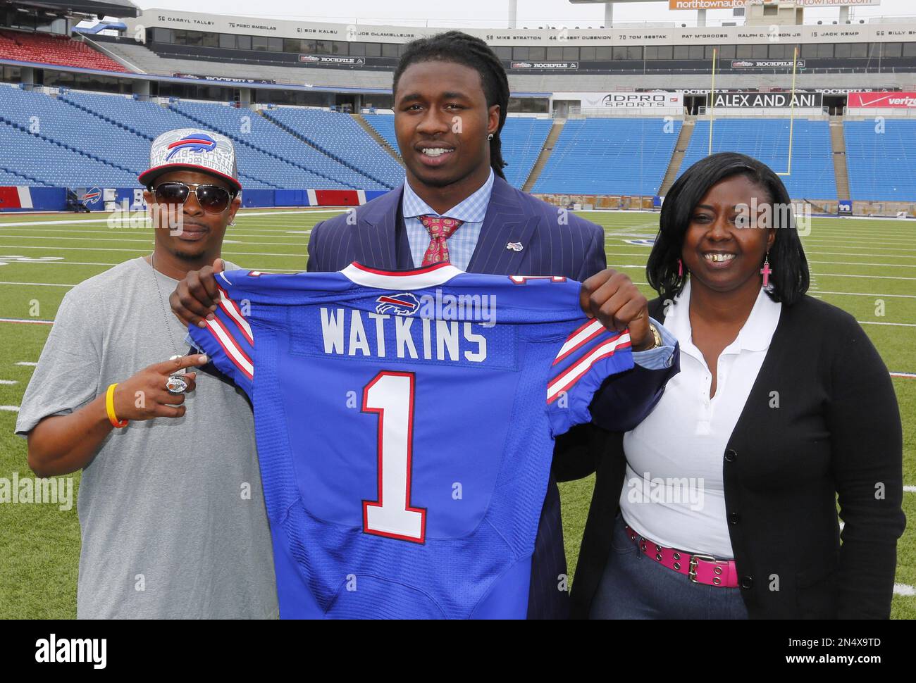 Buffalo Bills first round draft pick Sammy Watkins poses for photos ...