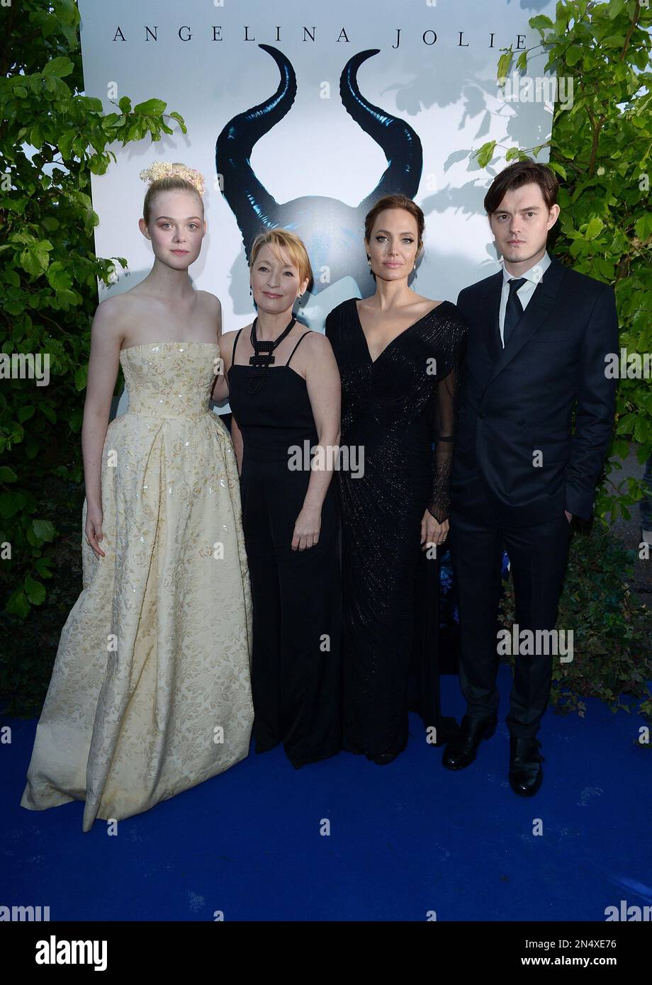 American Actress Elle Fanning,English Actress Leslie Manville,American ...