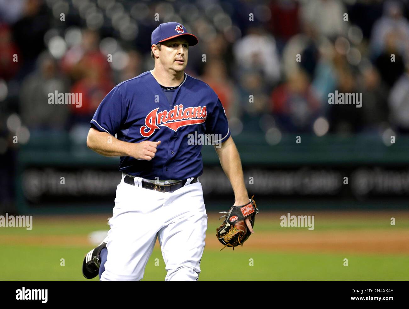Cleveland Indians relief pitcher Bryan Shaw runs to cover first base in ...