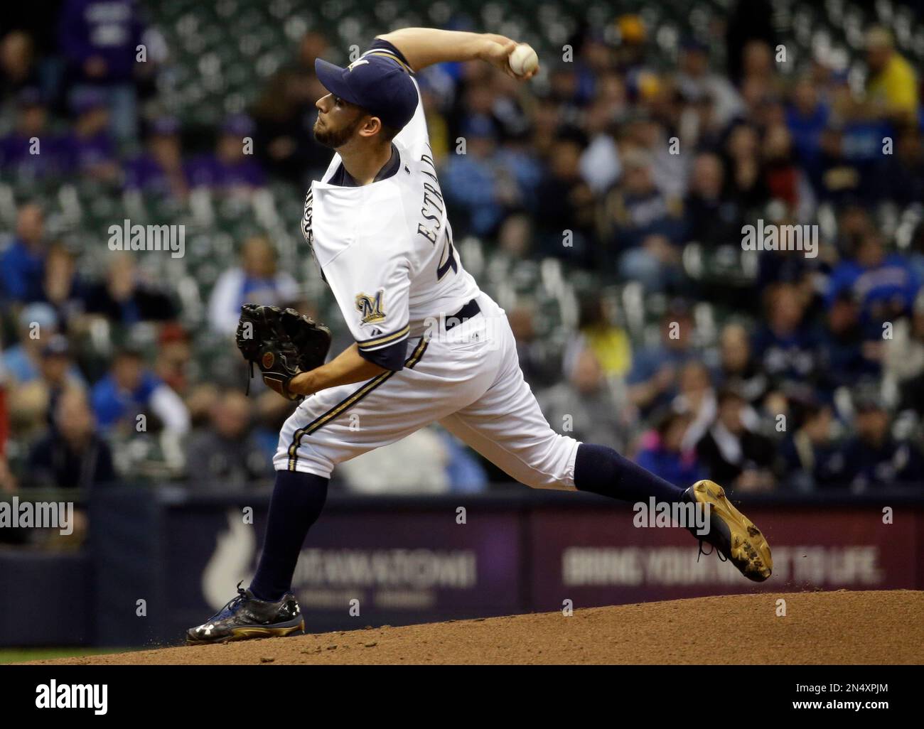 Milwaukee Brewers starting pitcher Marco Estrada throws during the ...