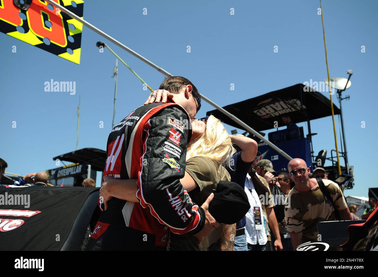 Kurt Busch kisses his girlfriend Patricia Driscoll before the NASCAR ...