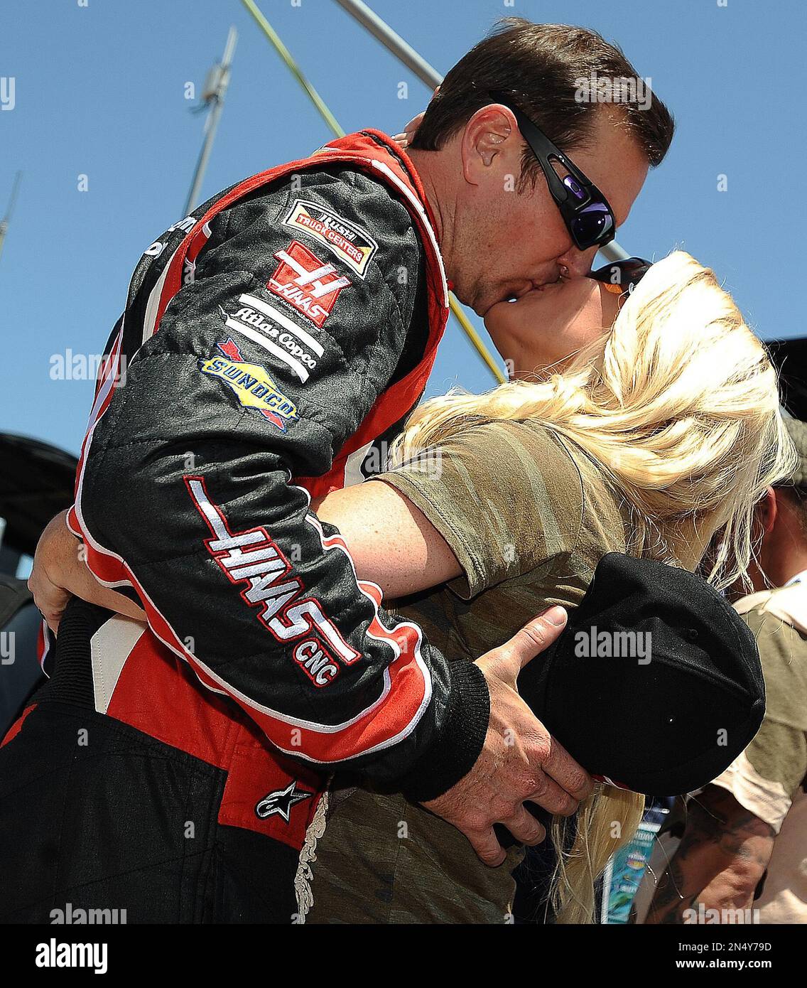 Kurt Busch kisses his girlfriend Patricia Driscoll before the NASCAR ...