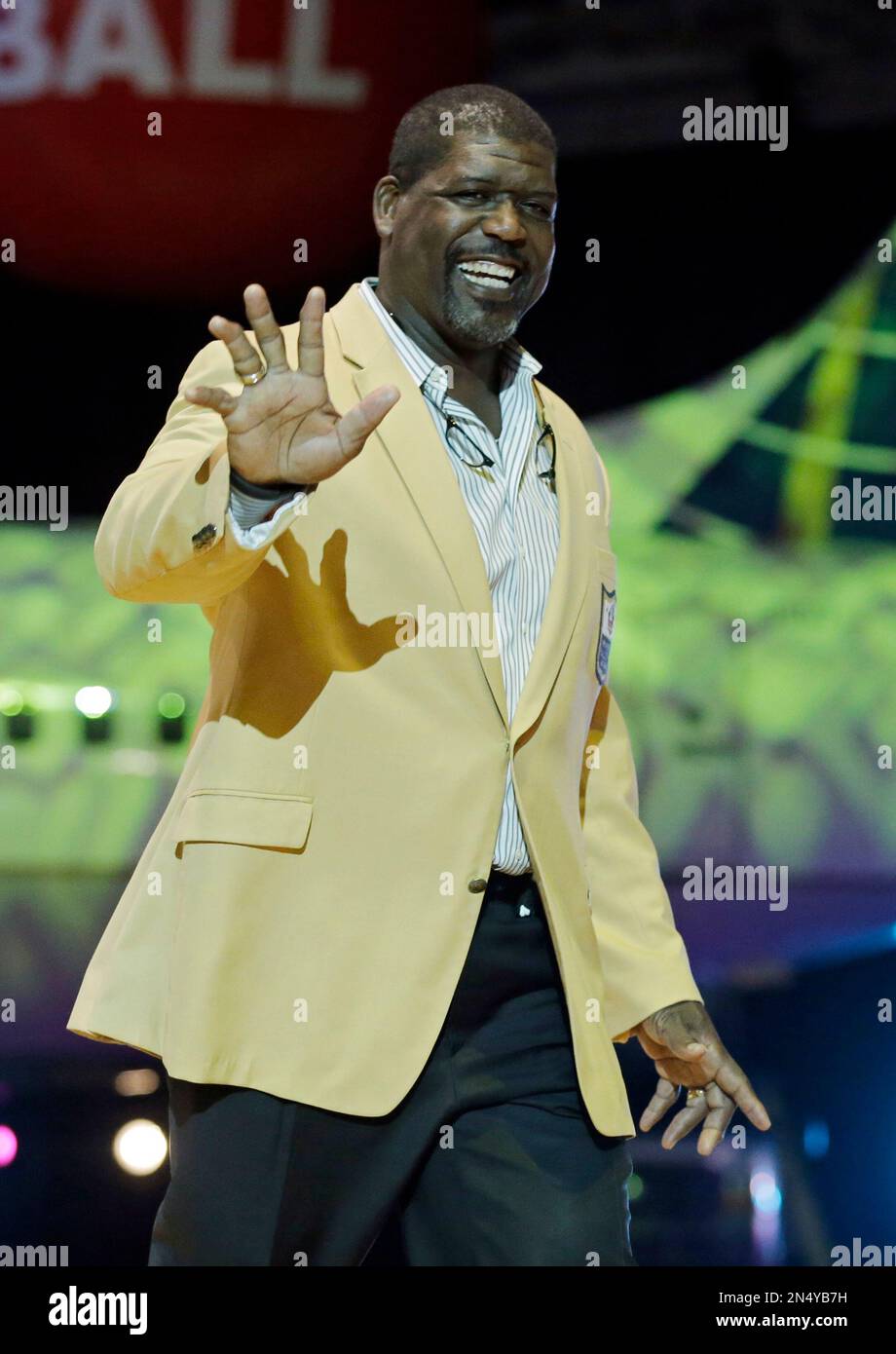 Randall McDaniel is introduced before the inaugural Pro Football Hall ...