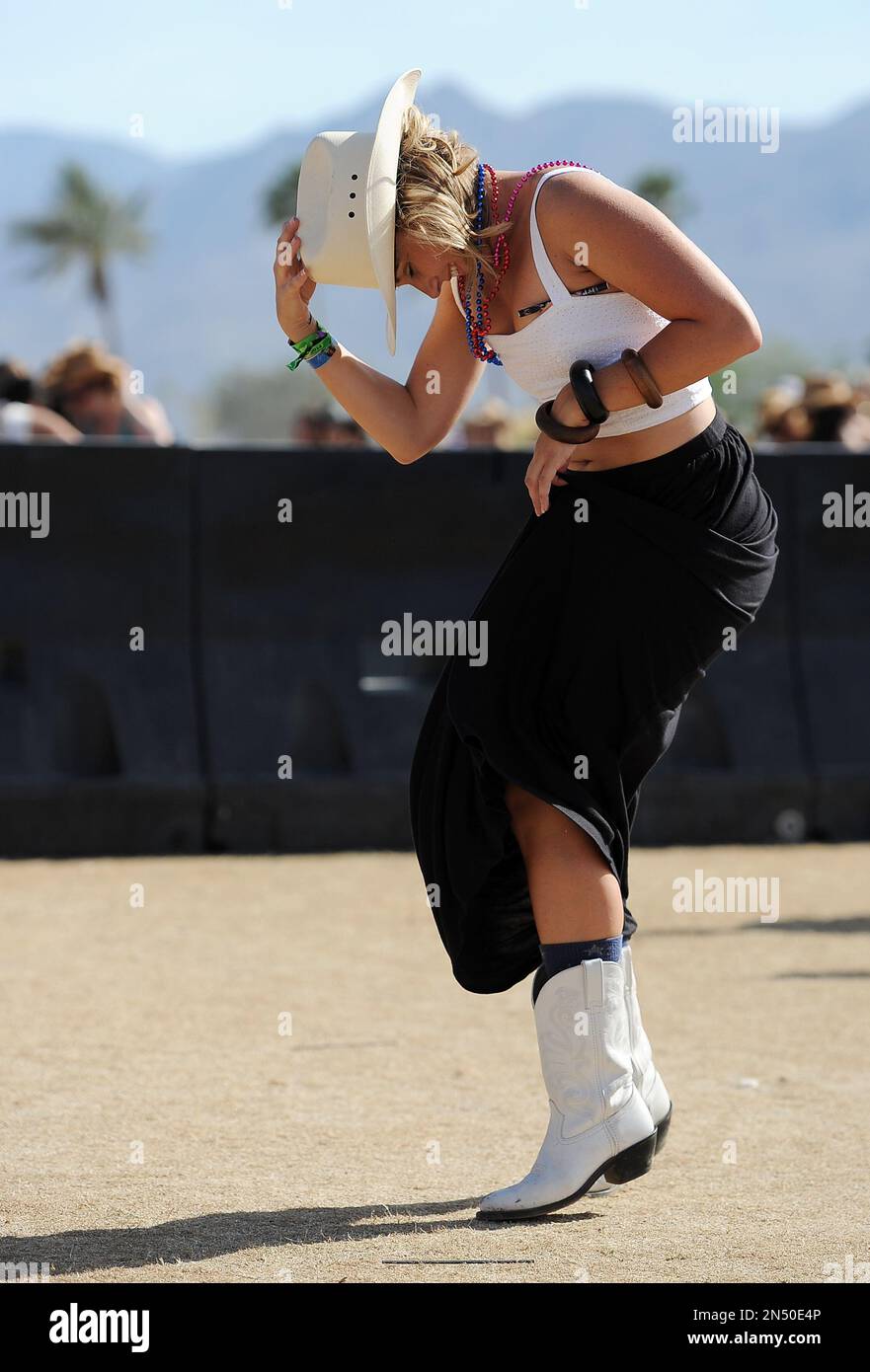 Shannon Dixon of Los Angeles dances during Danielle Bradbery's set on ...