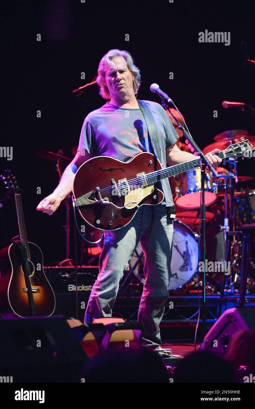 Jeff Bridges Performs Onstage With His Band The Abiders At The Lebowski