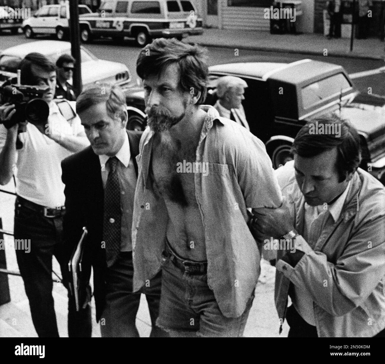 Thomas W. Manning enters the U.S. District Courthouse in Norfolk, Va ...