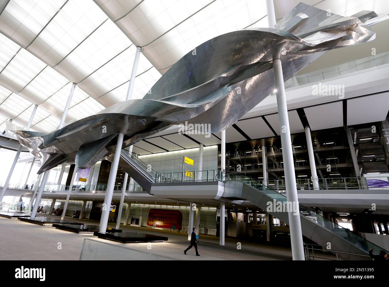 The sculpture 'Slipstream' at the new Heathrow Airport Terminal 2 in ...